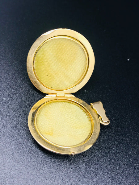 9cty gold round locket – Once Loved Treasures